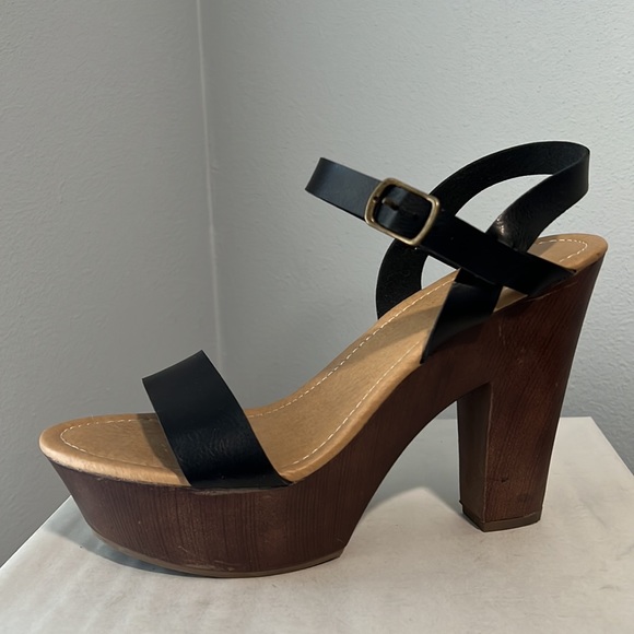 Report | Shoes | Report Retro Wooden Platform Sandal | Poshmark